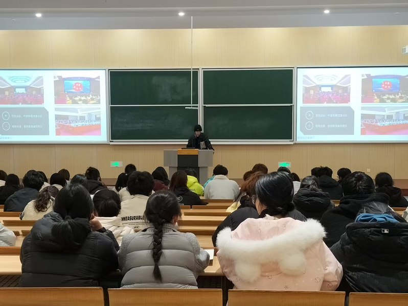 以技赋能，以“宣”传声———校学生会联合学生新媒体中心开展新闻写作与摄影技能培训会